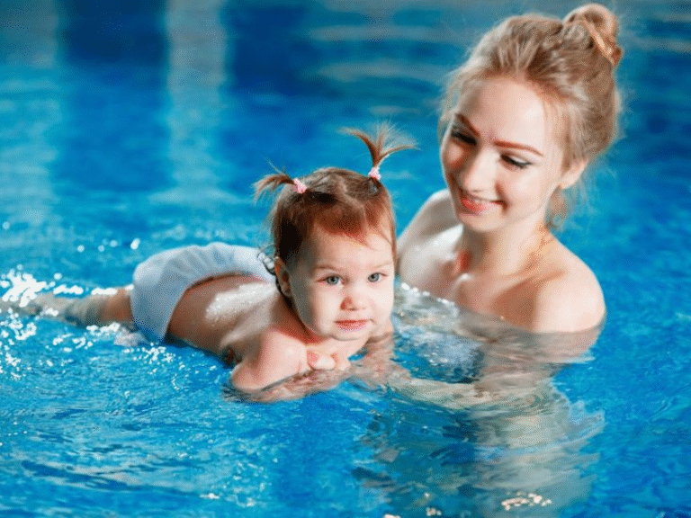 Manfaat Berenang Bagi Bayi untuk Tumbuh Kembang Hebat - Garap Media