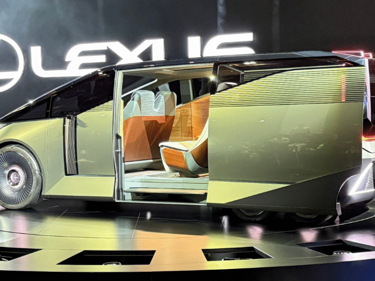 Lexus Six-Wheeler Minivan Hadir di Japan Mobility Show 2025, Tawarkan ...